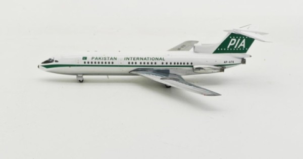 1/200 TRIDENT 1E PIA AP-ATK WITH STAND IF121EPK0723P