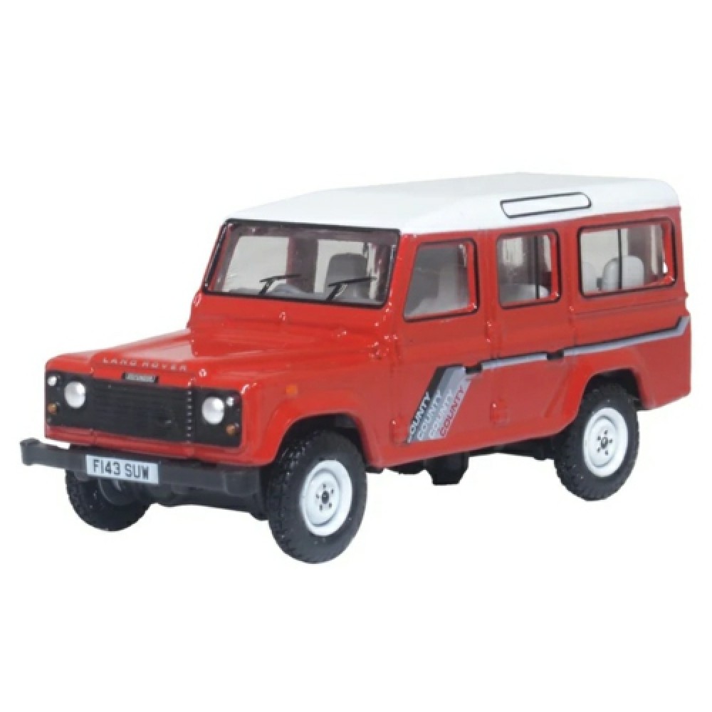 1/76 LAND ROVER DEFENDER LWB ST. WAGON MASAI RED